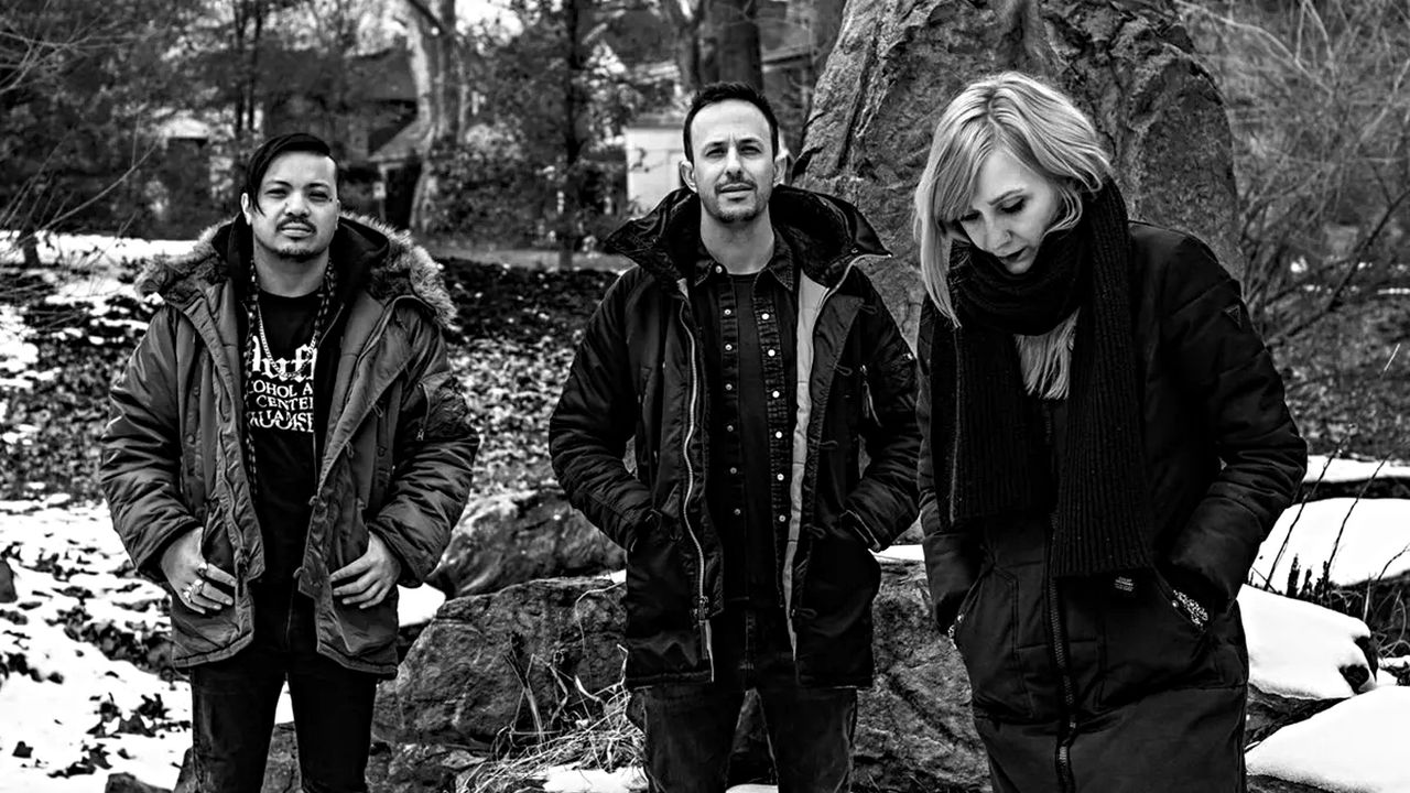 SPOTLIGHTS: Um épico cinemático chamado «Sunset Burial» [vídeo-clip ...